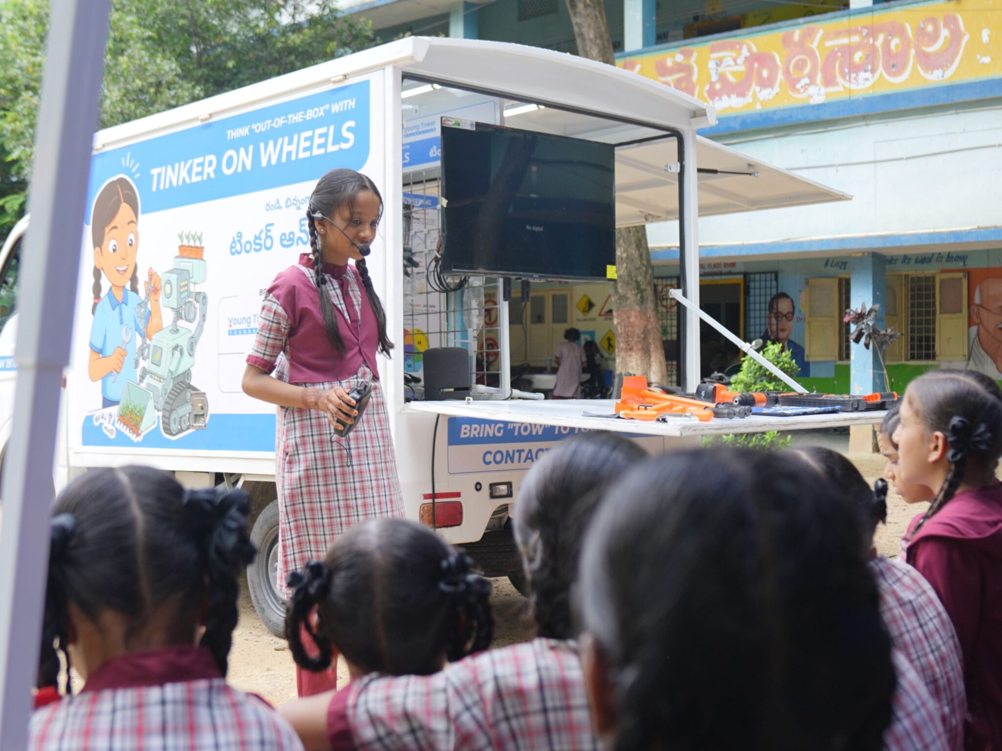 Tinker on Wheels (TOW) - Young Tinker Foundation A traveling tech lab